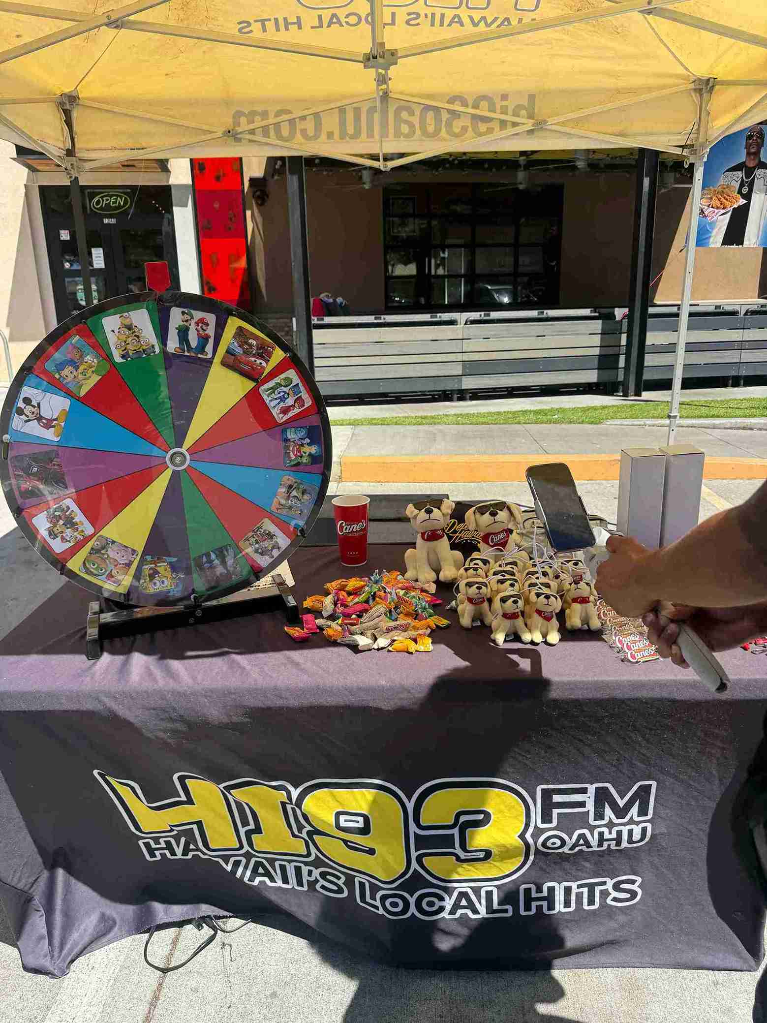 Raising Cane's Stuff Da Bus Event | HI93 | Hawaii's Local Hits ...